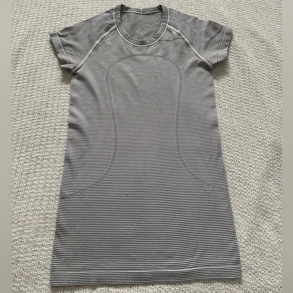 lululemon athletica | Tops | Lululemon Swiftly Tech Short Sleeve | Poshmark